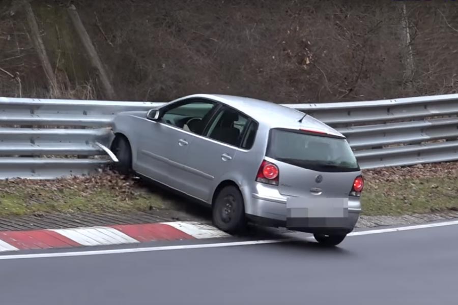 Χορεύοντας με ένα VW Polo στο Nürburgring (+video) - AutoGreekNews