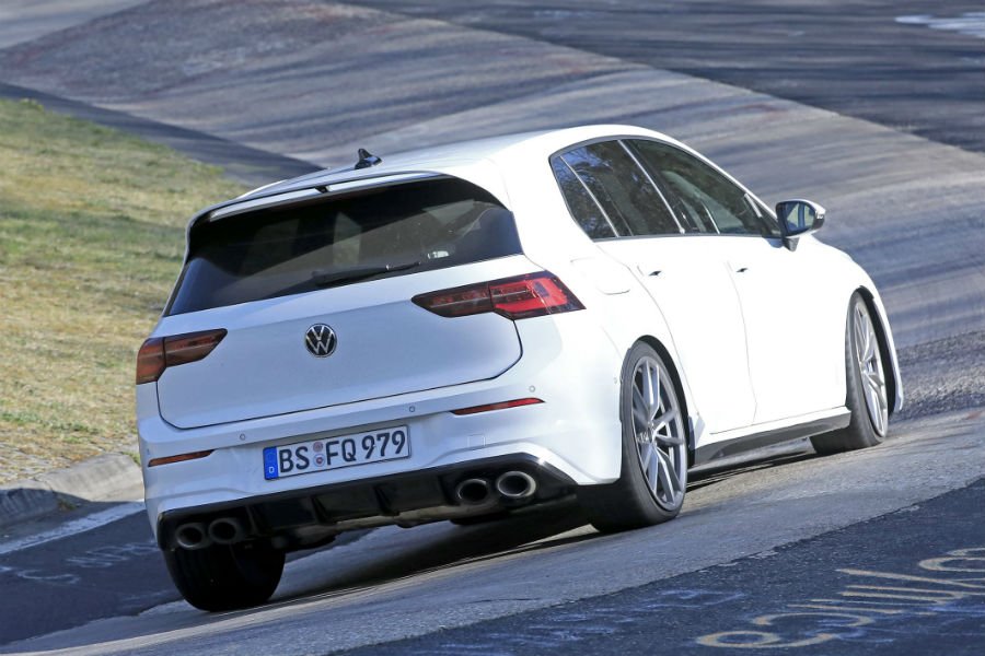 To νέο VW Golf R ορμάει στο Nurburgring - AutoGreekNews